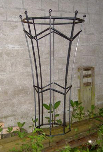 Trädgårdskonst av järn, spalje